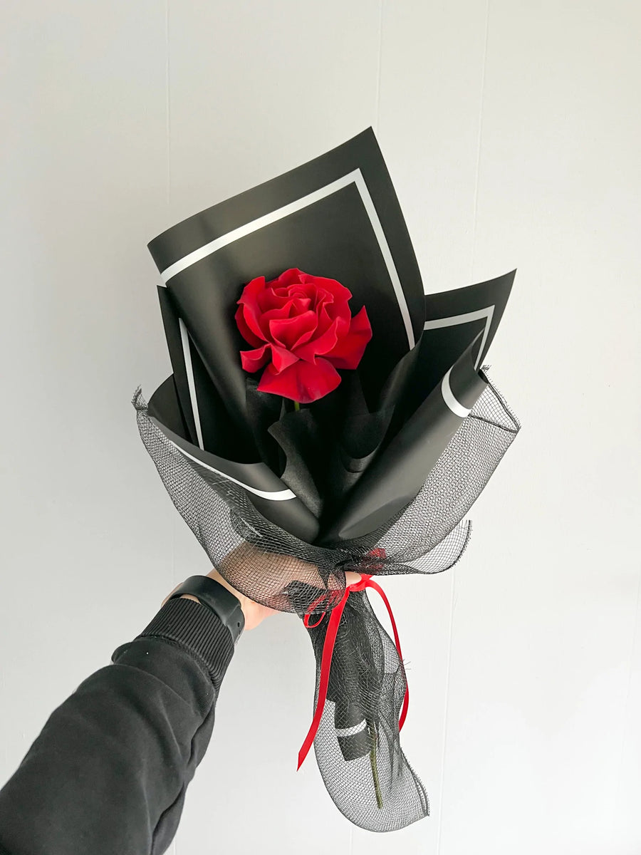 Single Reflex Rose Bouquet – Reminiscent Blooms